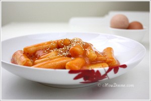 Ddukbokki (Spicy Rice Cakes) – The Ultimate Street Food – cHow Divine